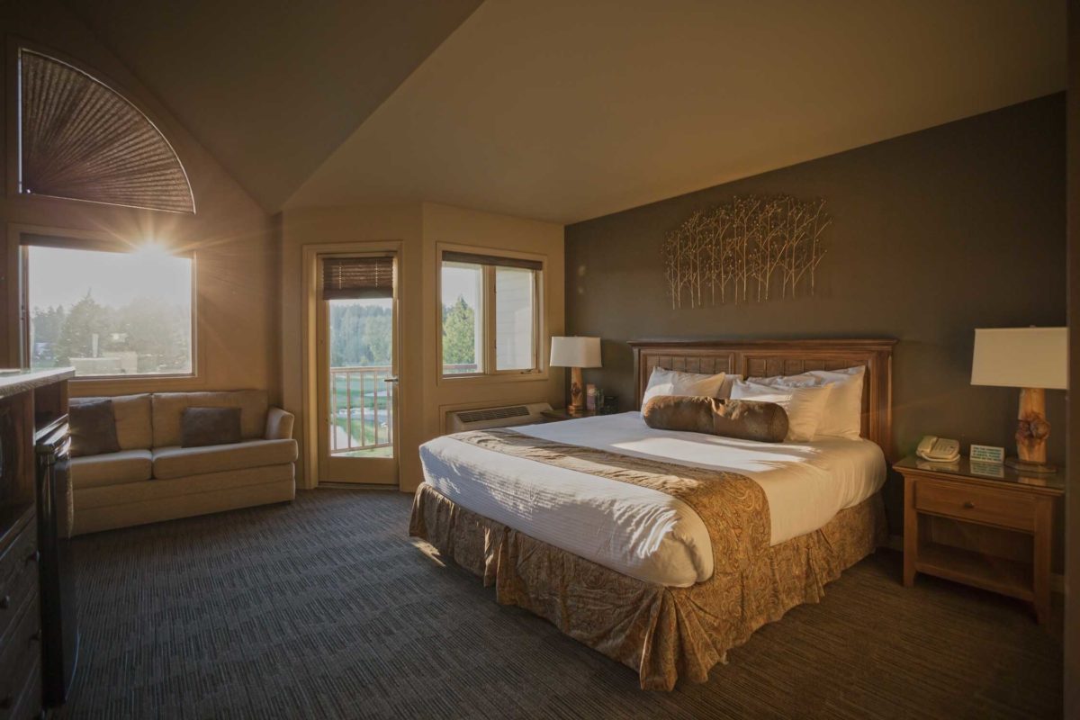 HOTEL • Meadow Lake Resort