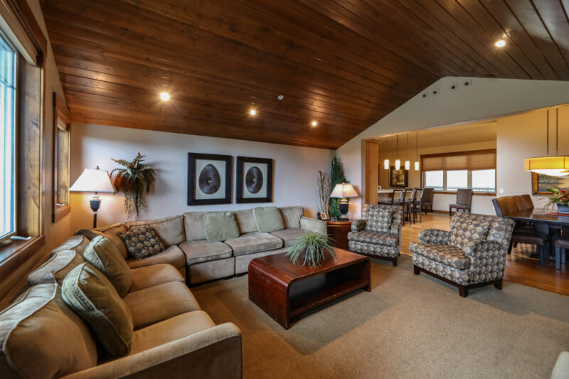 CONDOS • Meadow Lake Resort